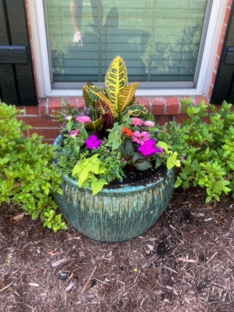 Custom Flowerpot Design – Coffey Complete